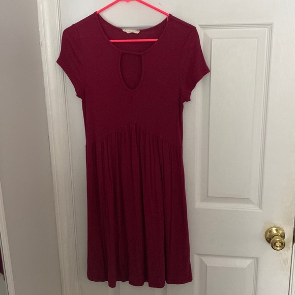 entro | Dresses | Berry Red Flowy Dress With Cutout Great As A ...